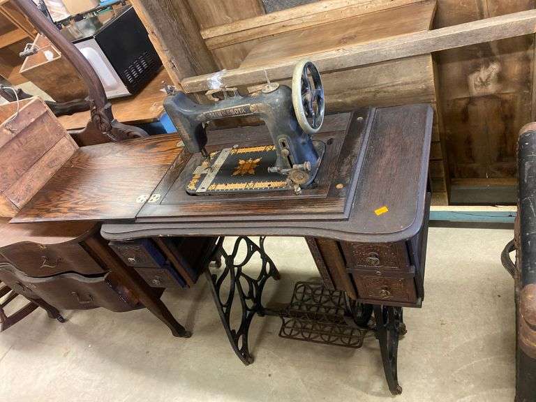 Minnesota treadle sewing machine and cabinet - Metzger Property ...