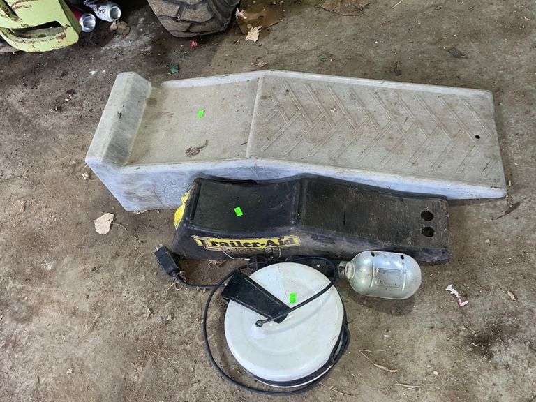 Classic car ramps, trailer aid, retractable trouble light - Metzger ...