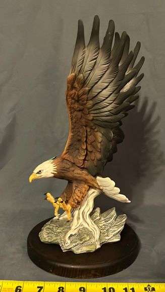 Bald eagle statue Masterpiece Porcelain by Homco - Metzger Property ...