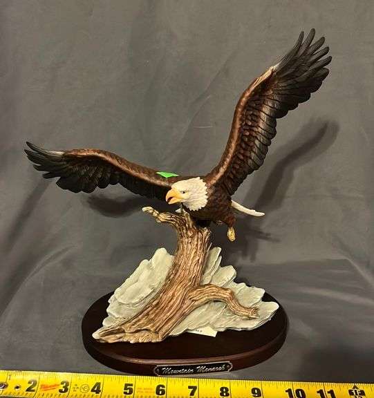 Bald eagle statue "Mountain Monarch" home interiors porcelain - Metzger ...