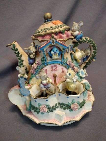 Tea For Two musical tea pot 7"x8" - Metzger Property Services, LLC