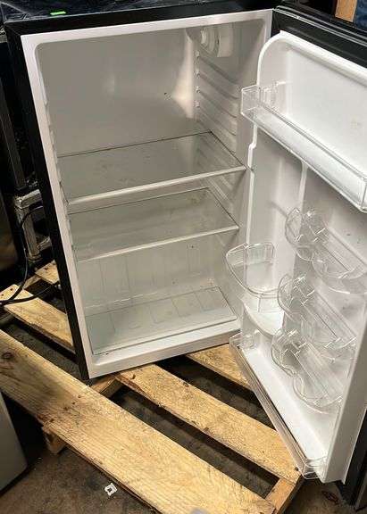 Frigidaire mini refrigerator 18x18x33 - Metzger Property Services, LLC