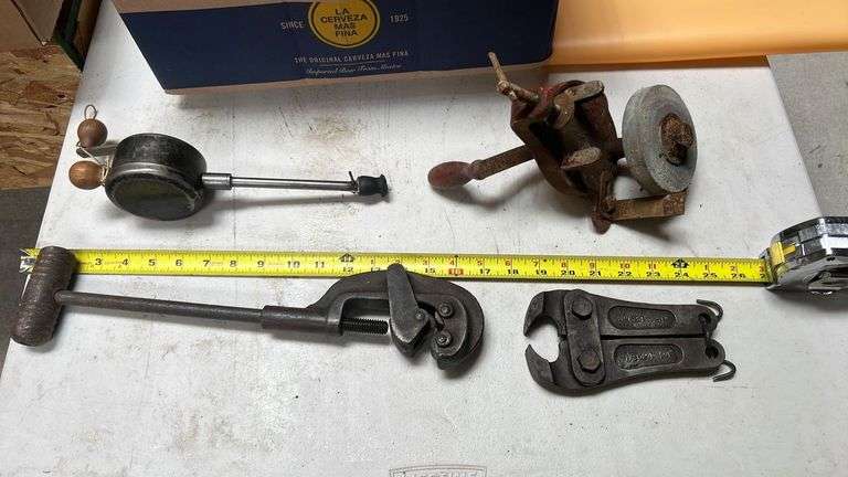 Pipe cutter, no.624 jaws, clamp on hand crank grinder, vintage ...