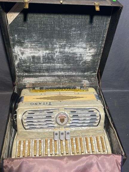 Titano Accordian, organette tube chamber (model Ideal) with case ...