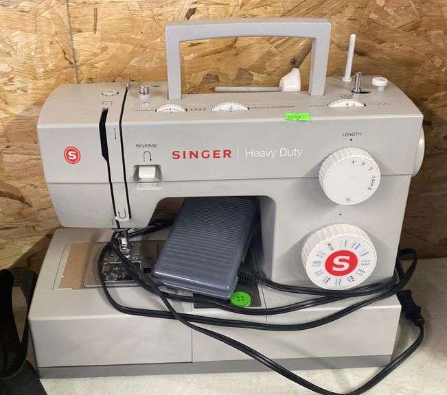 Singer Heavy Duty Sewing Machine - model 4423 - Metzger Property ...