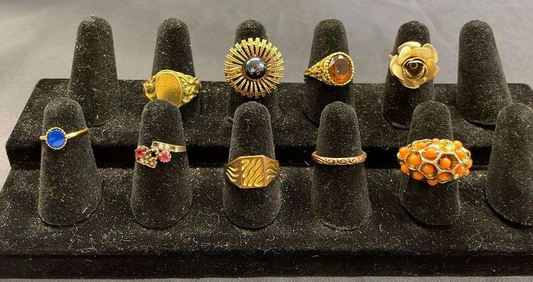 9 Costume ring assortment - some missing gems - unknown sizes - Metzger ...