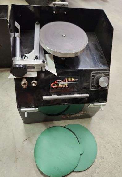 Arius cricket scissor sharpener and assorted supplies - Metzger ...