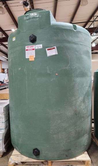 Chem-Tainer Industries 800 Gal. Green Vertical Water Storage Tank ...