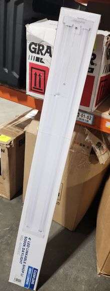 4'LED linkable shop light 5000K daylight - Metzger Property Services, LLC