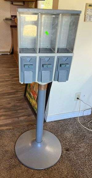 VendStar 3000 vending machine 48” plastic - Metzger Property Services, LLC