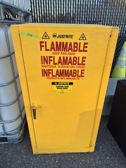 Justrite flammable liquid storage cabinet 23”x18”x45” - Metzger ...