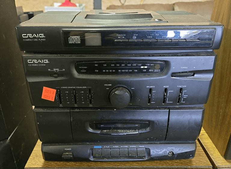 Craig Stereo System with Speaker Assortment - Metzger Property Services ...