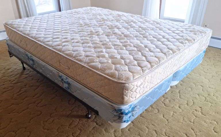 Queen size mattress with Split Box Springs and Metal Bed Frame ...