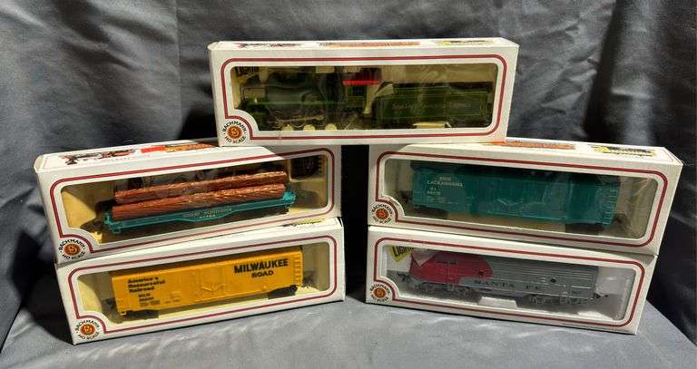 (3) Bachmann Train Cars, Bachmann Santa Fe 307, Bachmann Smoky Mountain ...