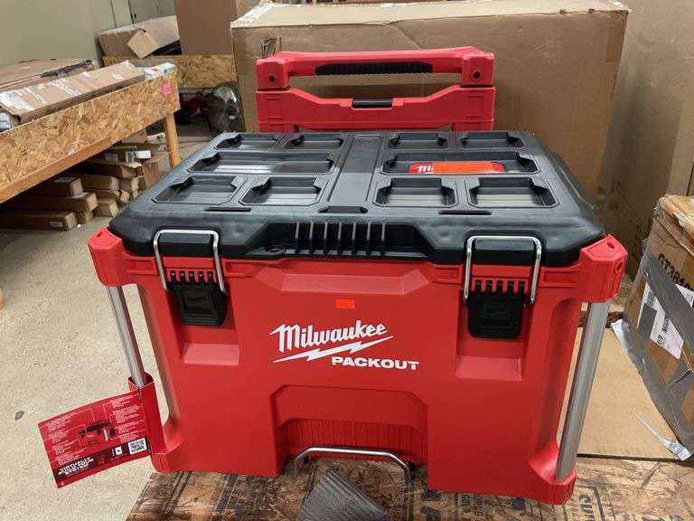Milwaukee Packout rolling tool Box 22” - Metzger Property Services, LLC