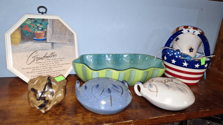 Different Drummer pottery wall pockets, Gail Pittman hand painted bowl ...