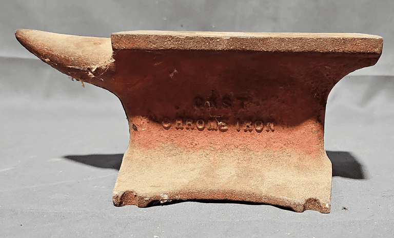 Colombian Vise Co. Cast Chrome Iron Anvil 9" x 4" (rust) - Metzger ...