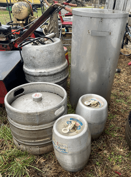 Aluminum kegs and stainless steel container 16x31" - Metzger Property ...