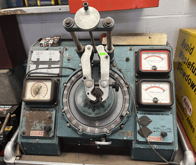 Sun Electric Co. Distributor Tester No. 140 with Rolling Base Cabinet ...