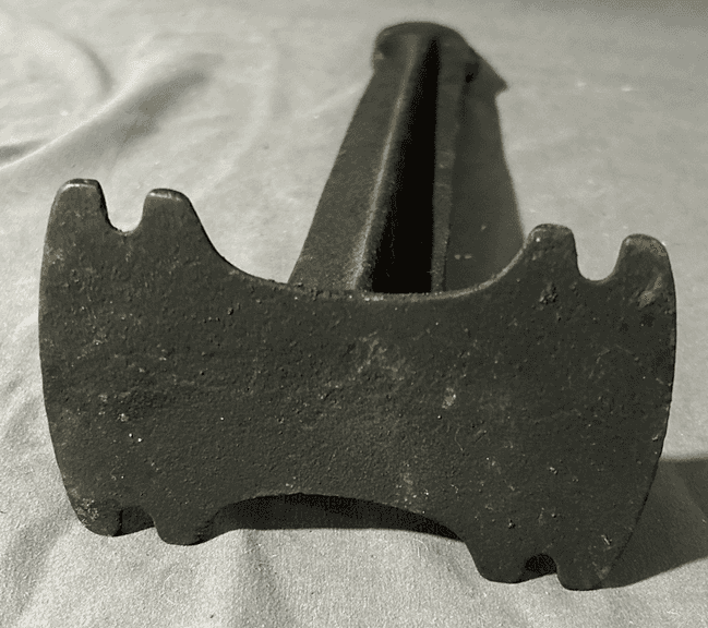 Cast iron shoe form 13" tall - Metzger Property Services, LLC