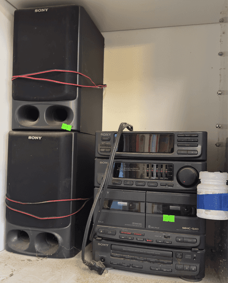 Sony MHC-510 CD/cassette/radio stereo w/ 2 Sony speakers - Metzger ...