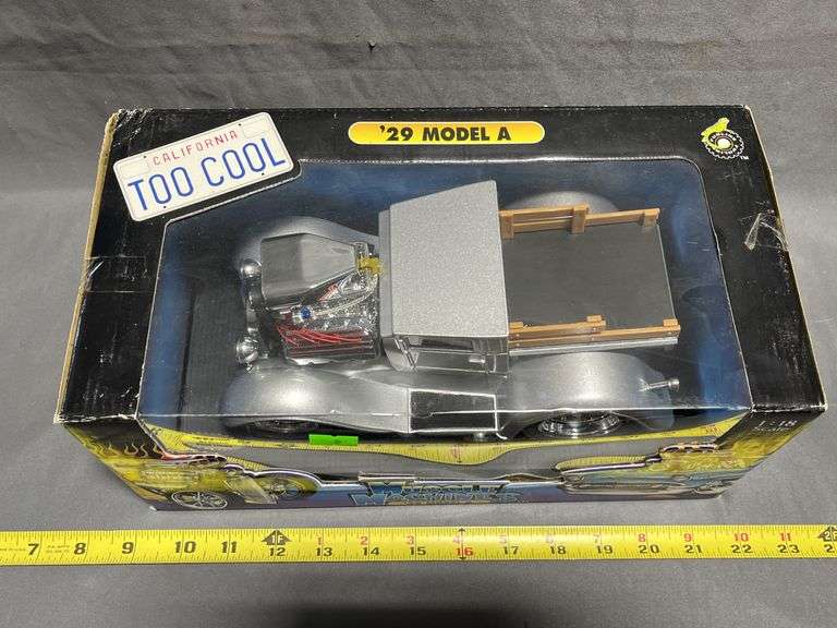1929 Model A Muscle Machines diecast replica 1/18 scale - Metzger ...