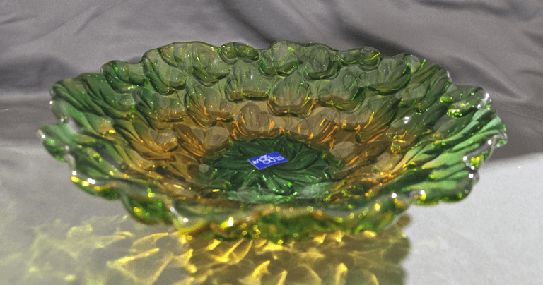 Studio Nova leaf lyric green glass bowl WY435 - Metzger Property ...