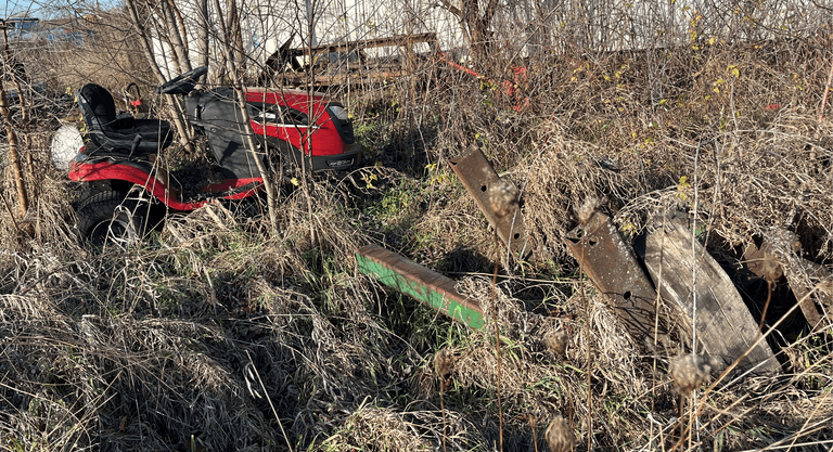 Scrap assortment as shown in pictures, white gt, craftsman gt, air tank ...