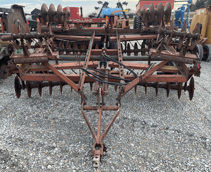 International Pull-Behind Disc - Metzger Property Services, LLC