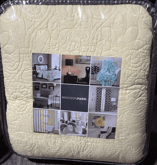 Madison Park king 3 pc bedspread set - Metzger Property Services, LLC