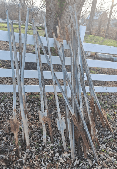 (15) Assortment fence posts approximately 6ft - Metzger Property ...