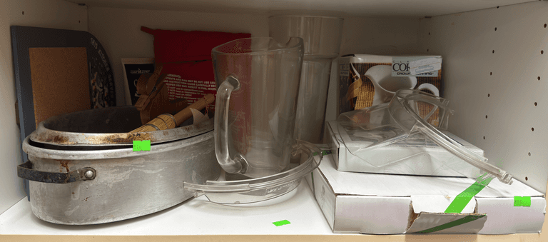 Glass paper, roasting pan, Corning Ware pitcher - Metzger Property ...