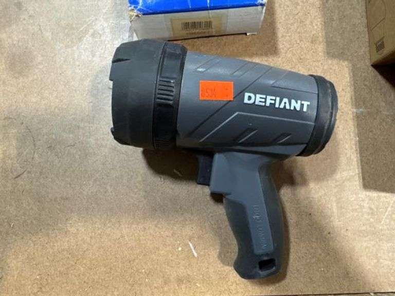 Defiant 1000 lumen hand flash light - Metzger Property Services, LLC
