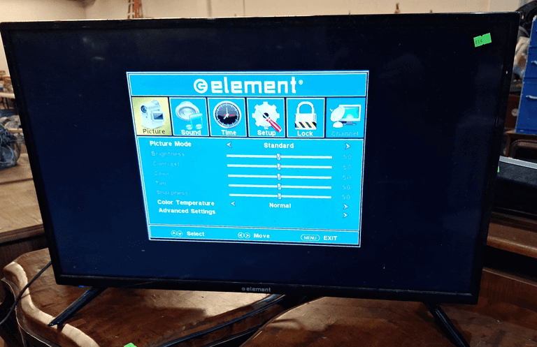 Element TV 32” - Metzger Property Services, LLC