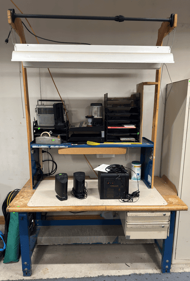 Desk with shelf and light (contents not included) 60x30x92 - Metzger ...