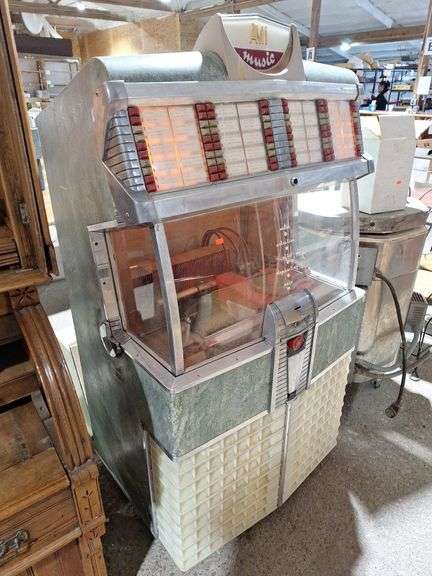 AMI model E-80 Jukebox with 700 series record changer 32x25x62" powers ...