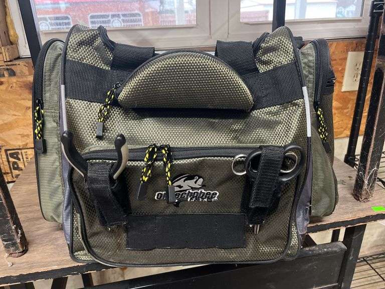 Okeechobee soft tackle box with organizers and lure contents - Metzger ...