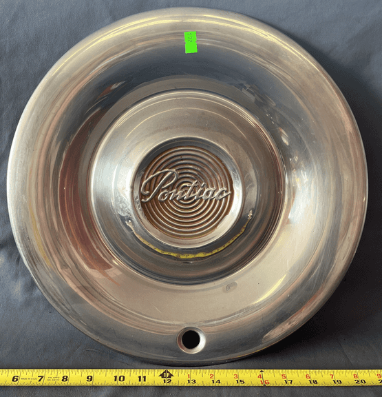 Pontiac Hub Cap - Metzger Property Services, LLC
