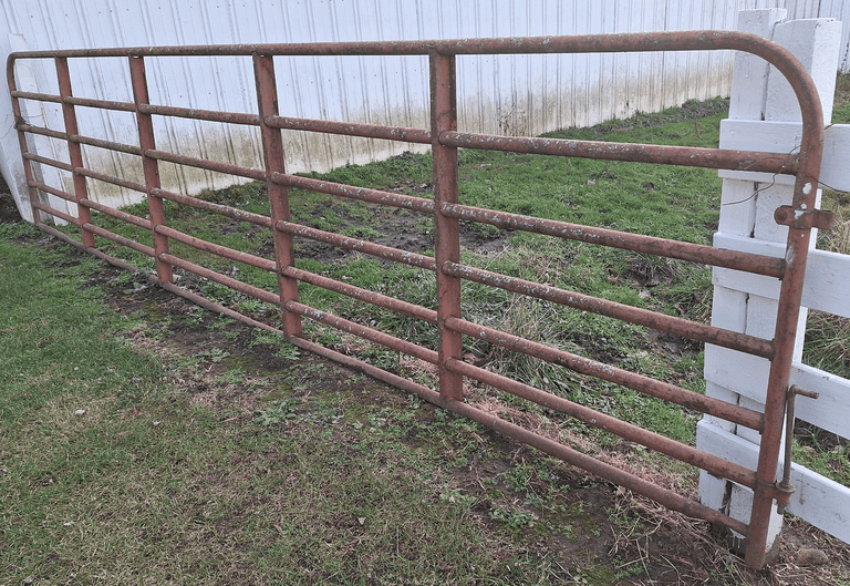 Tube gate 18ft - Metzger Property Services, LLC