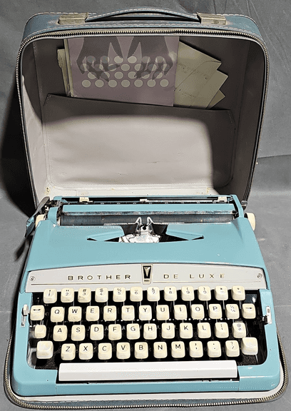Brother Deluxe Turquoise Portable Typewriter with Case - Metzger ...