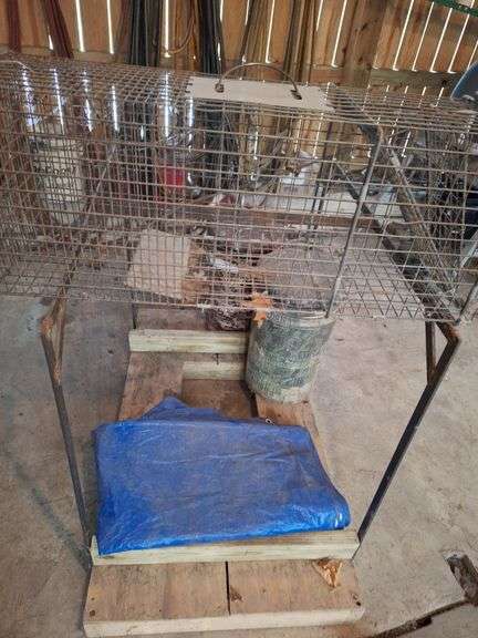 Live animal trap 24in, hunting seat buckets, tarp, platform - Metzger ...