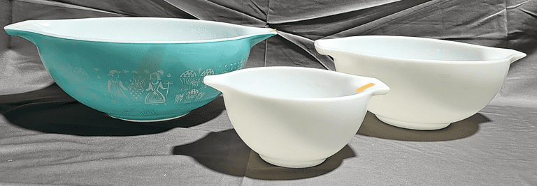 Pyrex Amish Butterprint Cinderella print mixing bowl 4qt, (2) Pyrex ...