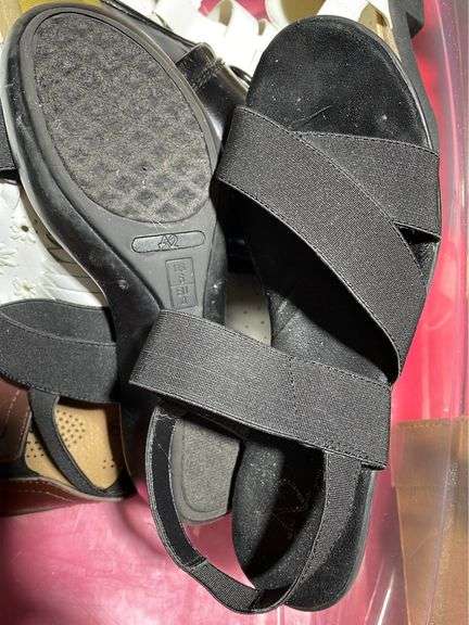 Women’s Shoe Assortment Sizes 6 & 7 - Metzger Property Services, LLC