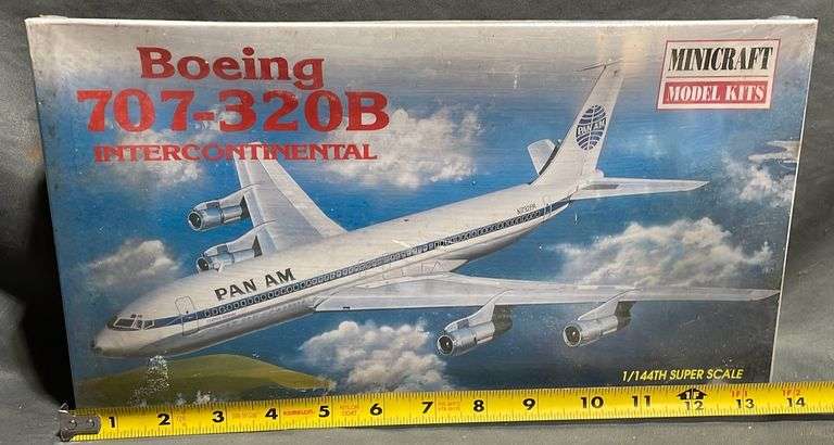 Minicraft Boeing 707-320B Intercontinental 1/144th Super Scale Model ...