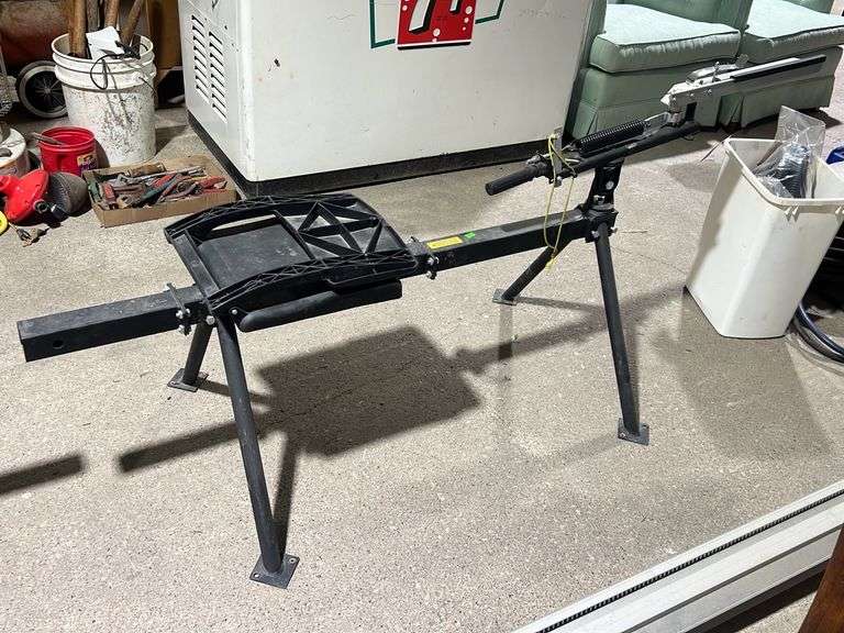 Do-All Traps Clay target Thrower with operator seat, approximately 6 ...