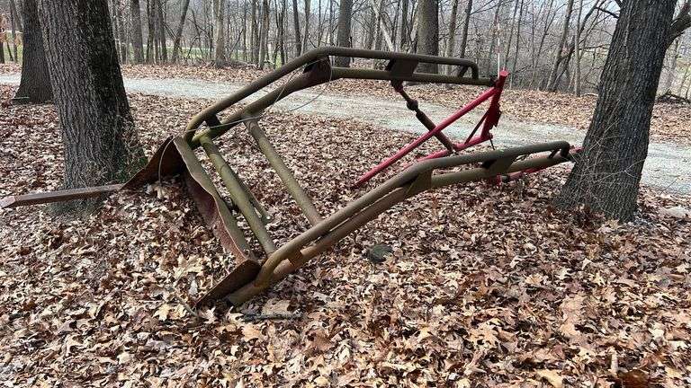 Freeman M652 Loader bucket frame and cylinders - Metzger Property ...