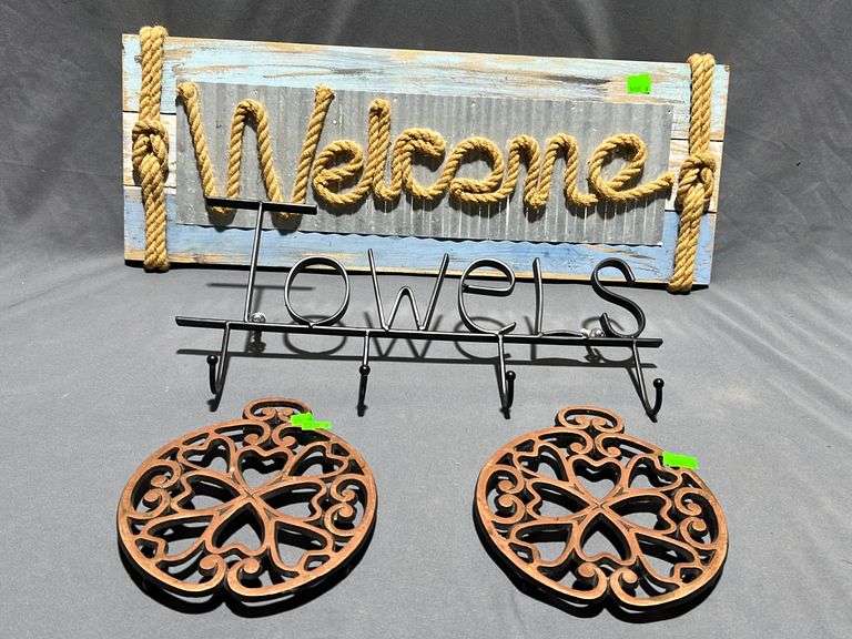 Two - Pampered Chef Metal Trivets 6.75” • Metal Towel Rack 16.5 ...