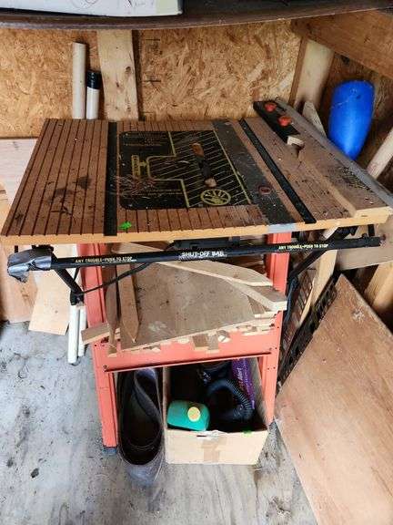 Black and decker Router and table, wood scraps as shown in pictures ...