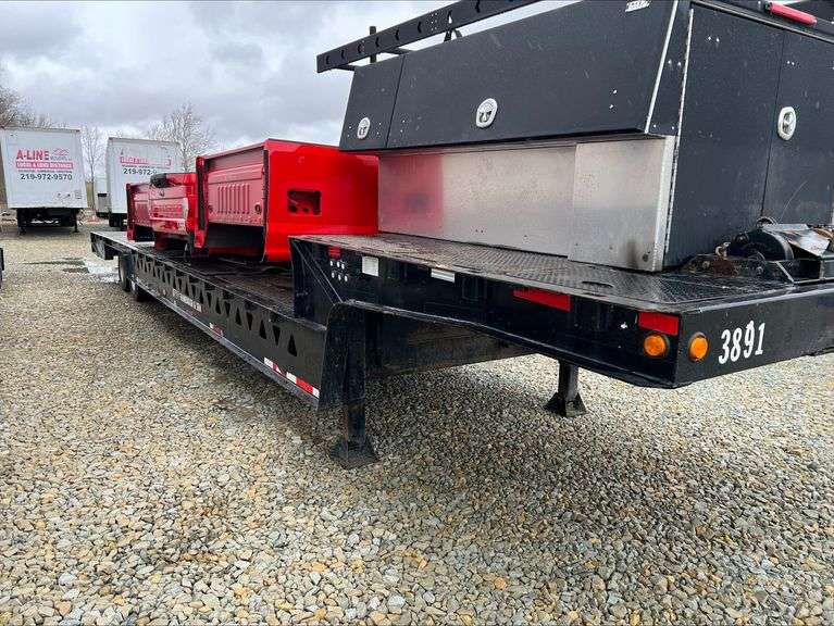 2005 Trail King Hydraulic Tail Tandem Axle Step Deck Trailer, 48' Long ...