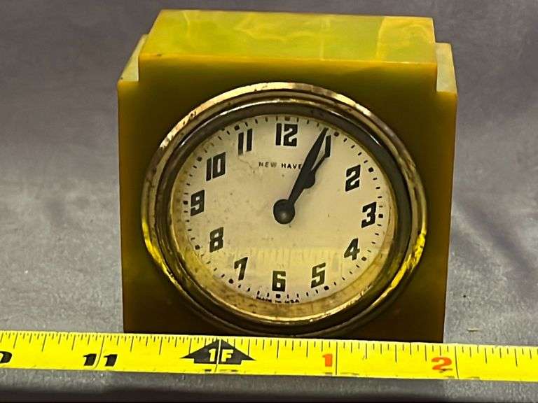 Green Bakelite alarm clock new haven wind-up - Metzger Property ...